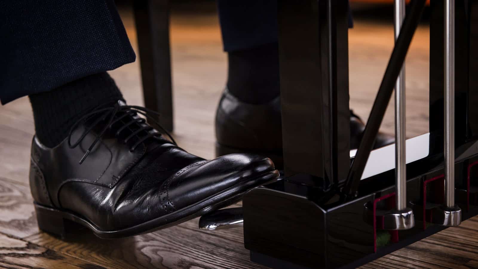 Playing Piano with the Sustain Pedal: Sustain Notes Correctly