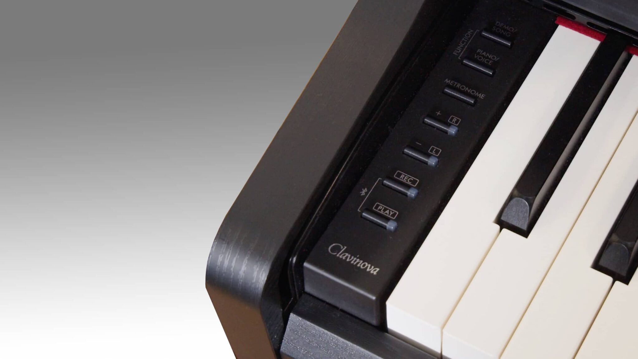 Review: Yamaha CLP-825 - Introduction to the Clavinova class